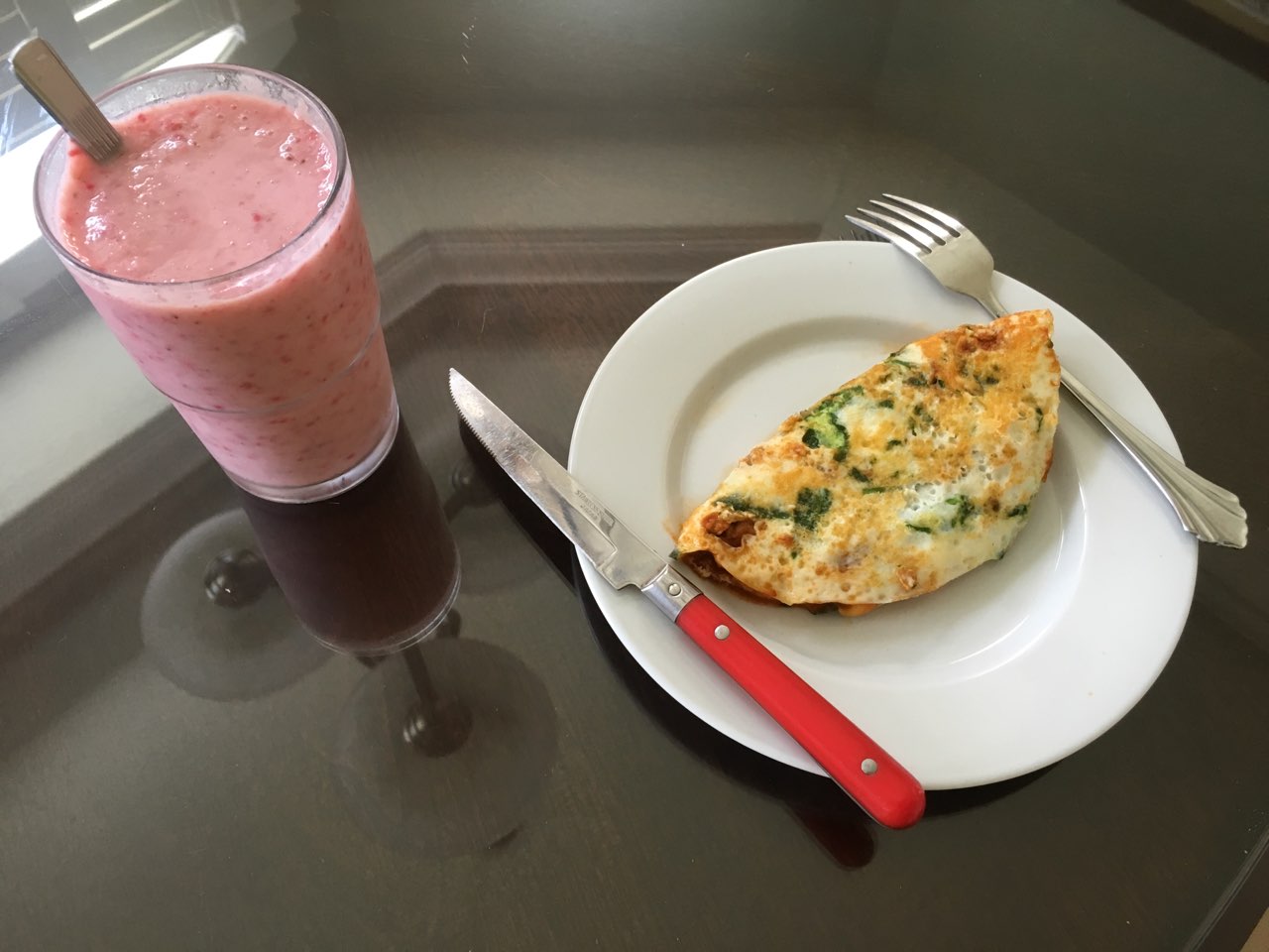 Strawberry Banana Smoothie with a Pizza inspired omelet Strawberry ...