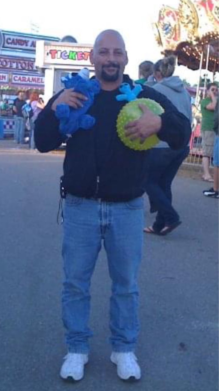 This is me 2009 ... im now 340 plus pounds trying to get my life back ...