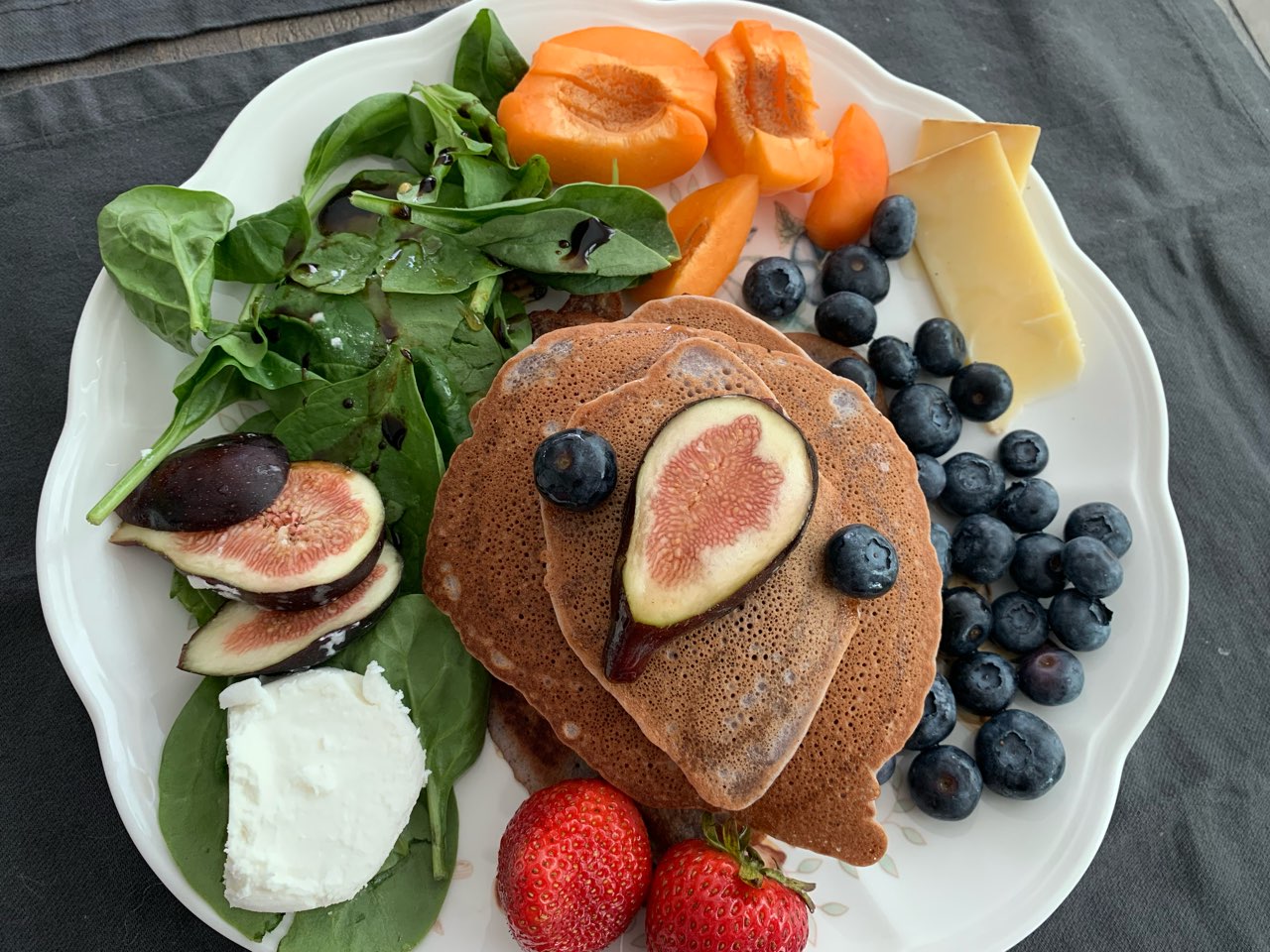 Sunday breakfast pancakes by Chef Z | Fooducate Diet Motivation