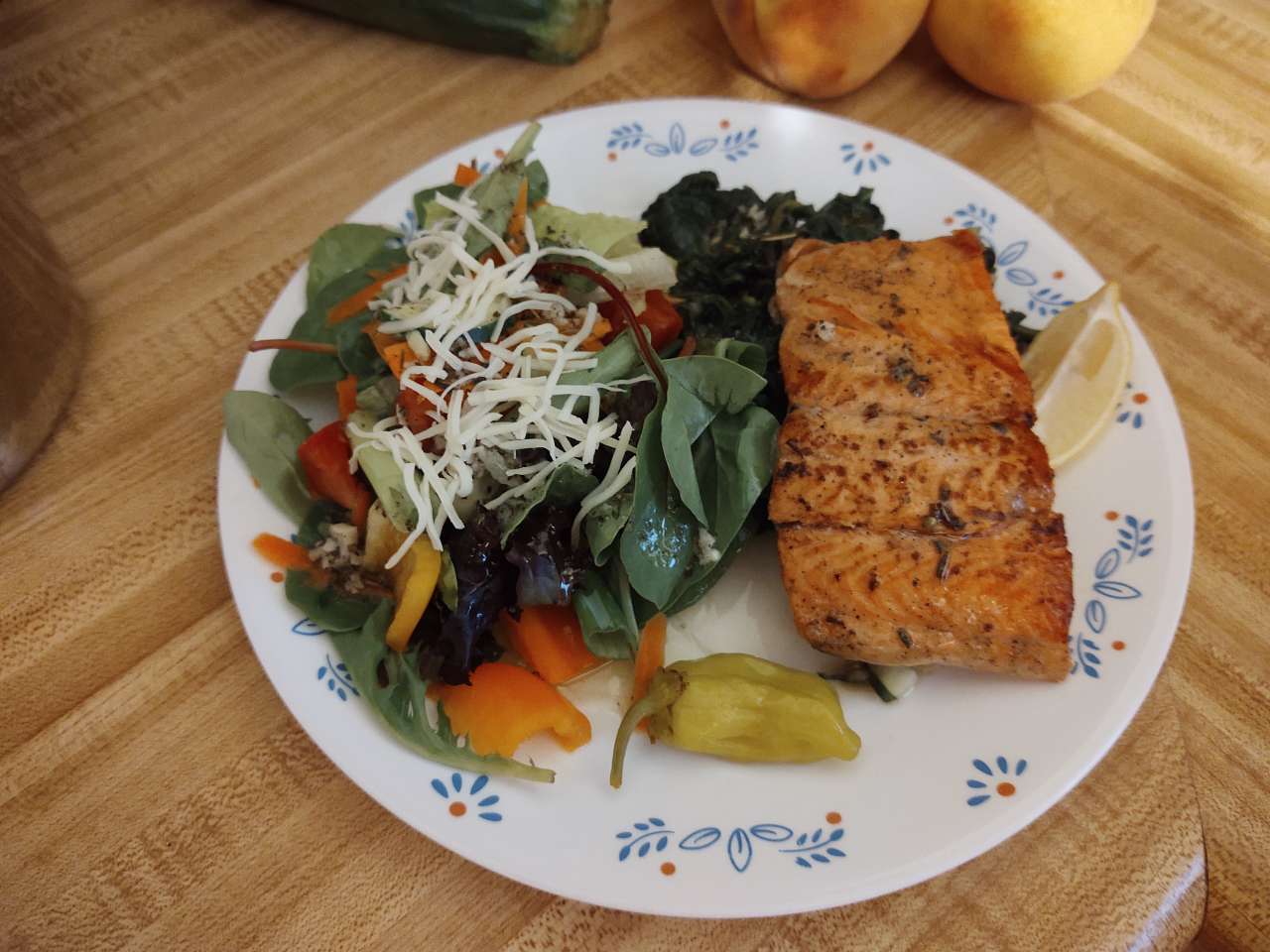 Butcher Box Salmon, sauteed spinach, and a big 'ol salad!! | Fooducate ...