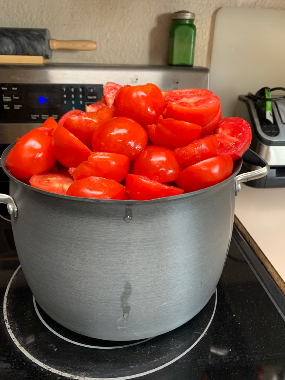 Put up 10 quarts of tomatoes today! Yum yum for winter!! | Fooducate ...