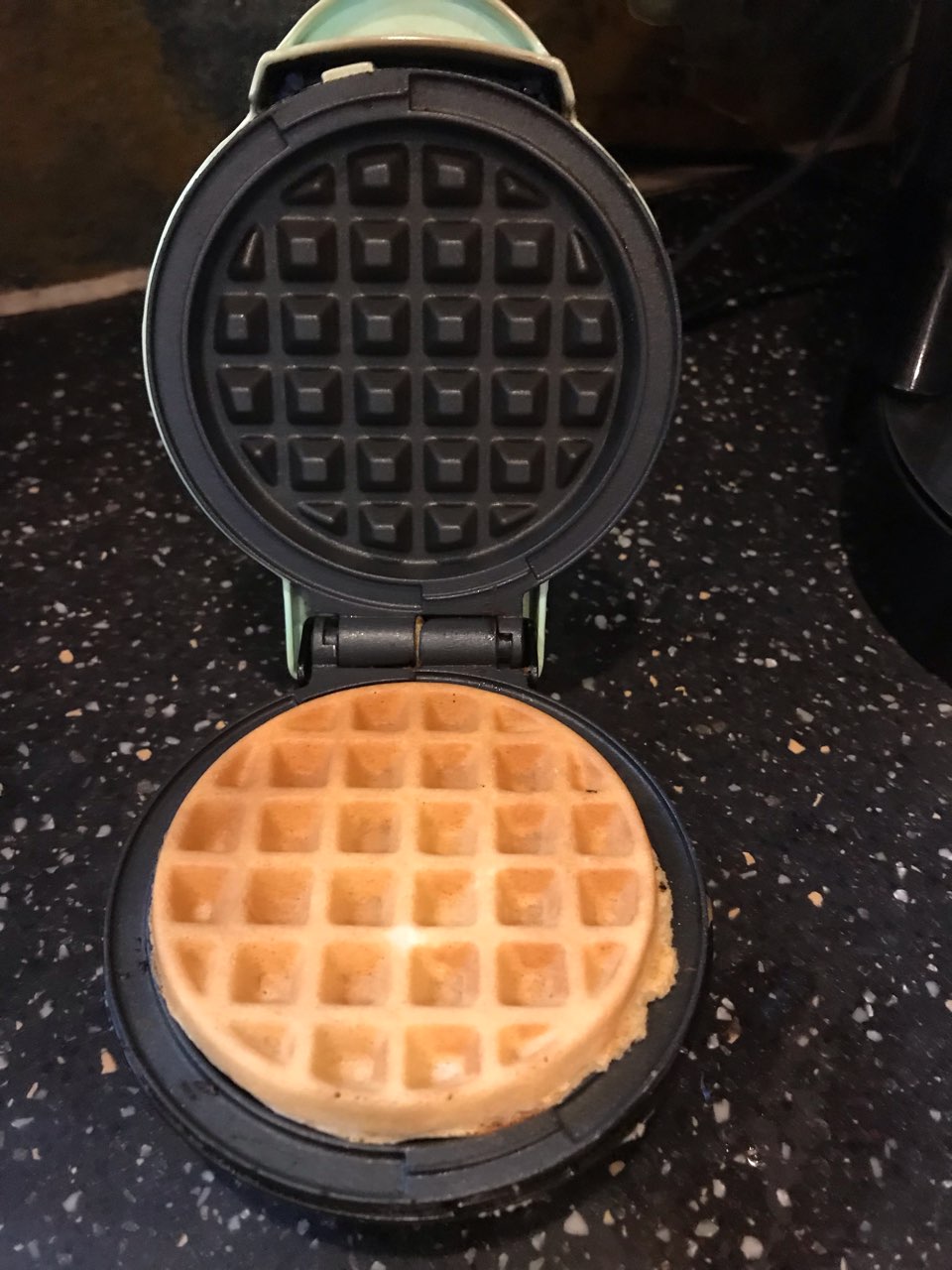 Bob's Red Mill Pancake & Waffle Mix, Whole Grain, Buttermilk: Calories ...