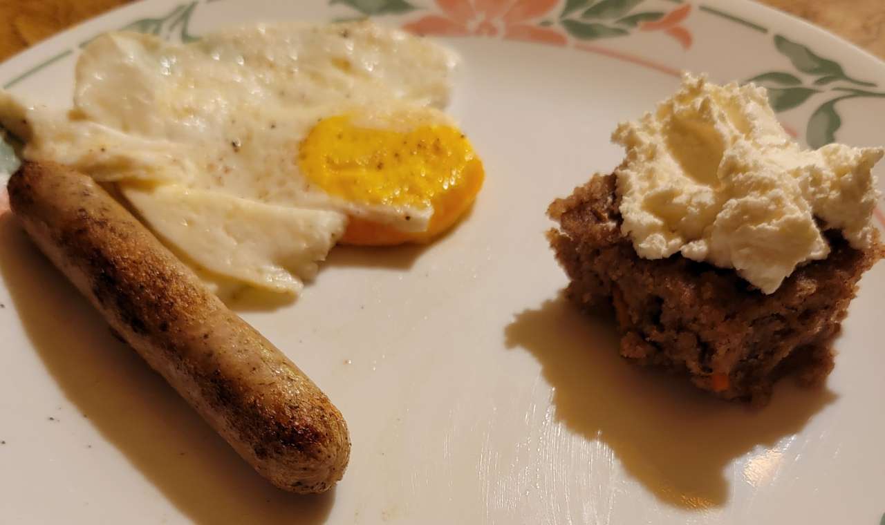Breakfast is an egg, a link of Organic Chicken Breakfast Sausage, and a ...