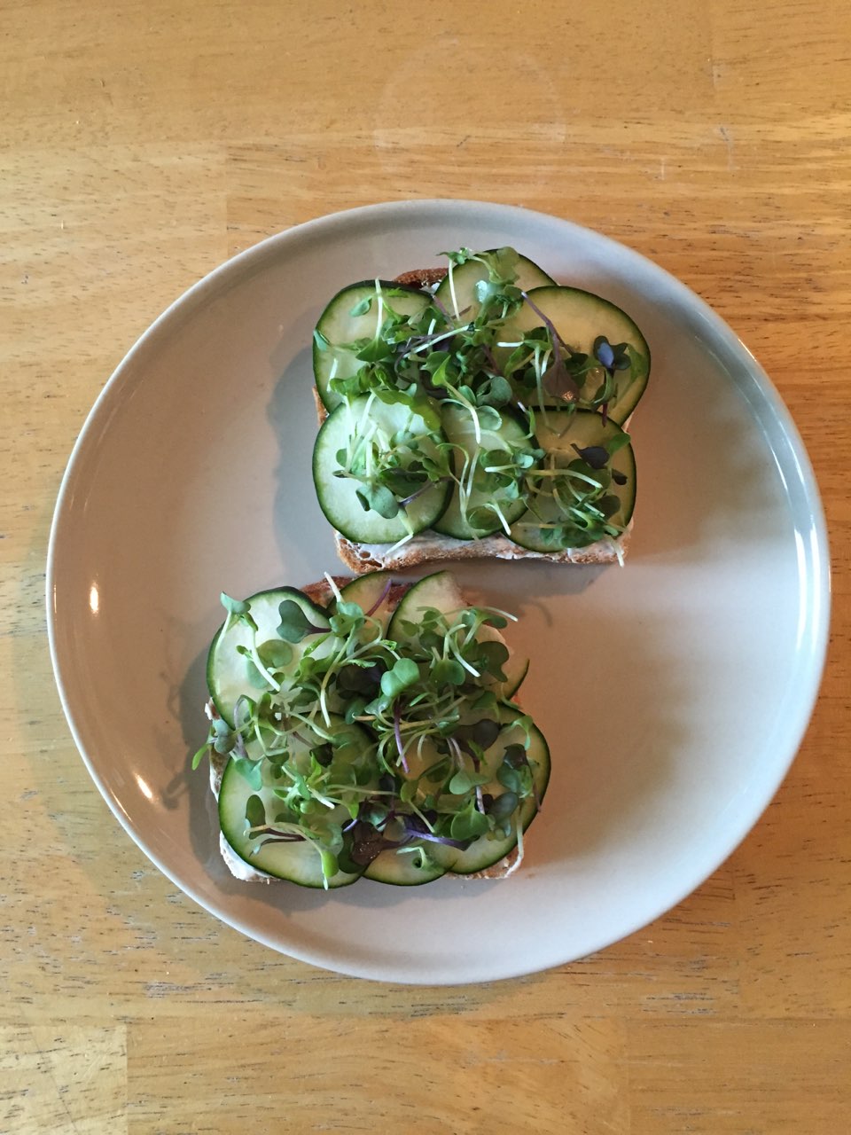 Cucumber Toast with Microgreens: Directions, calories, nutrition & more ...