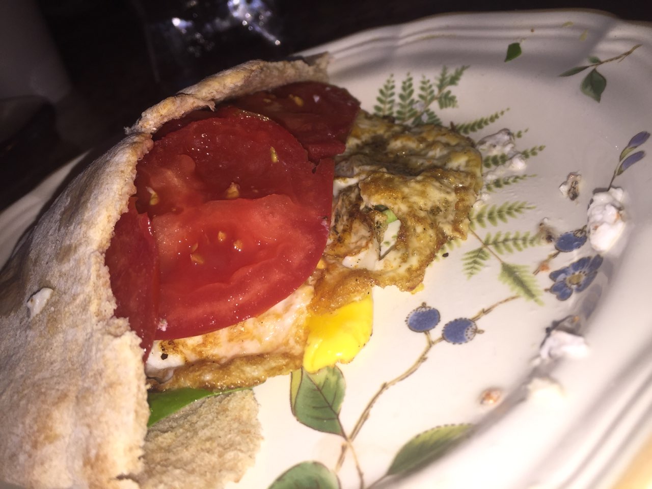 ETS Breakfast sandwich: Directions, calories, nutrition & more | Fooducate