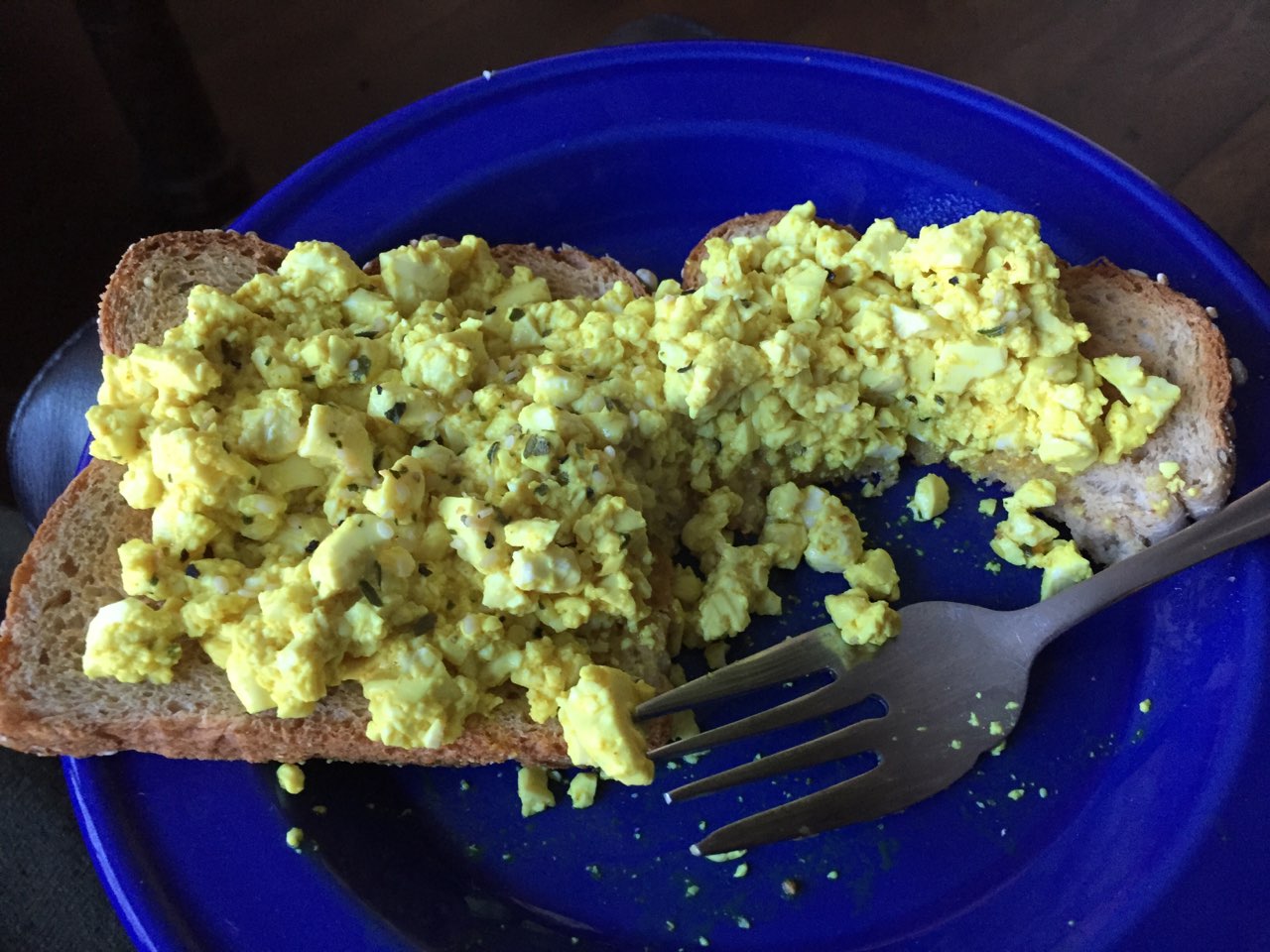 Simple tofu scramble: Directions, calories, nutrition & more | Fooducate