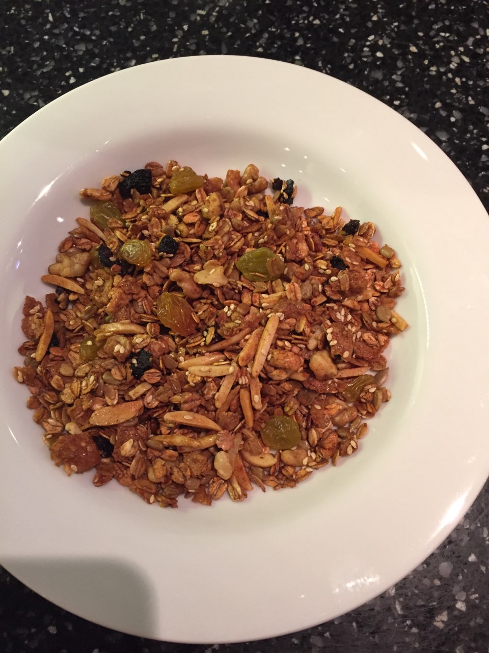 Clean Granola: Directions, calories, nutrition & more | Fooducate