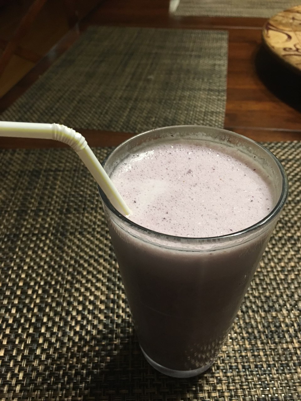 Berry Protein Shake: Directions, calories, nutrition & more | Fooducate