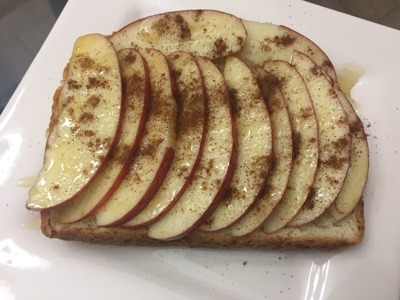 Apple Toast: Directions, calories, nutrition & more | Fooducate