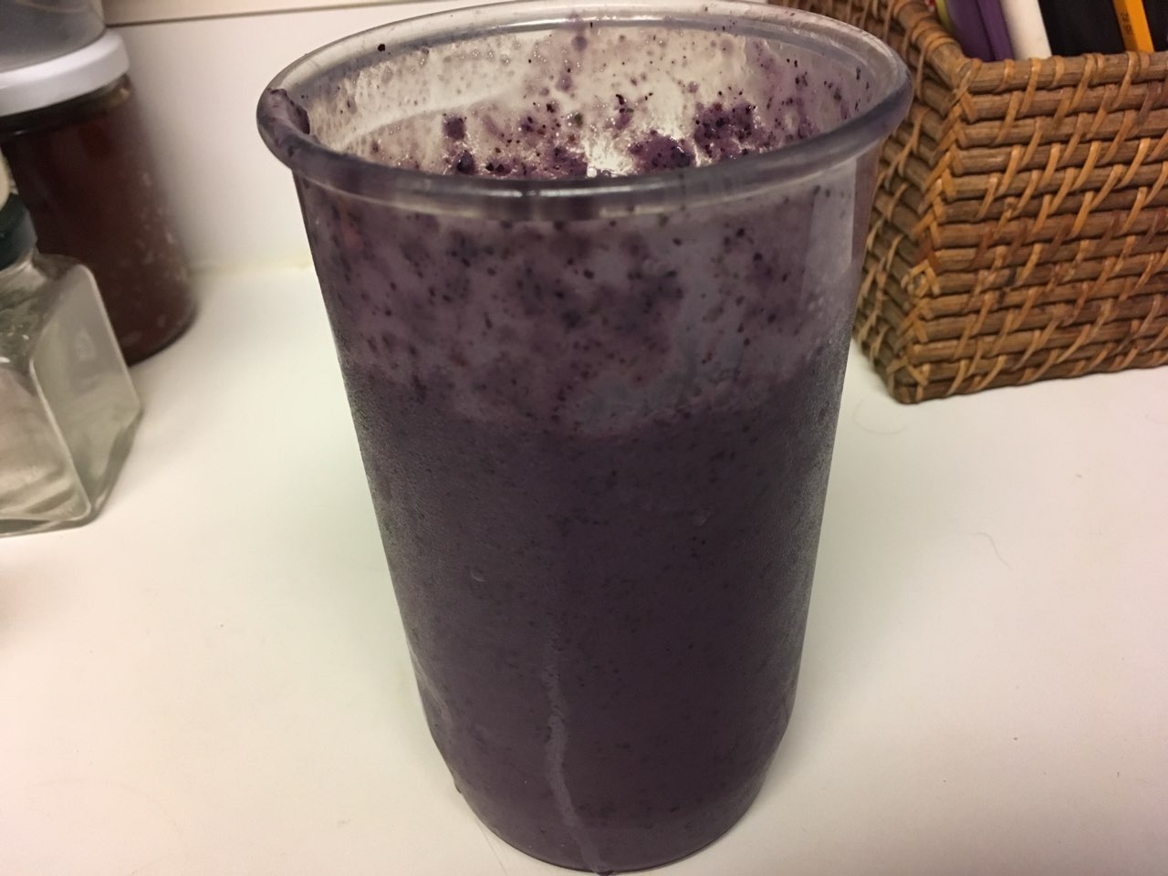 Purple Detox Smoothie: Directions, calories, nutrition & more | Fooducate