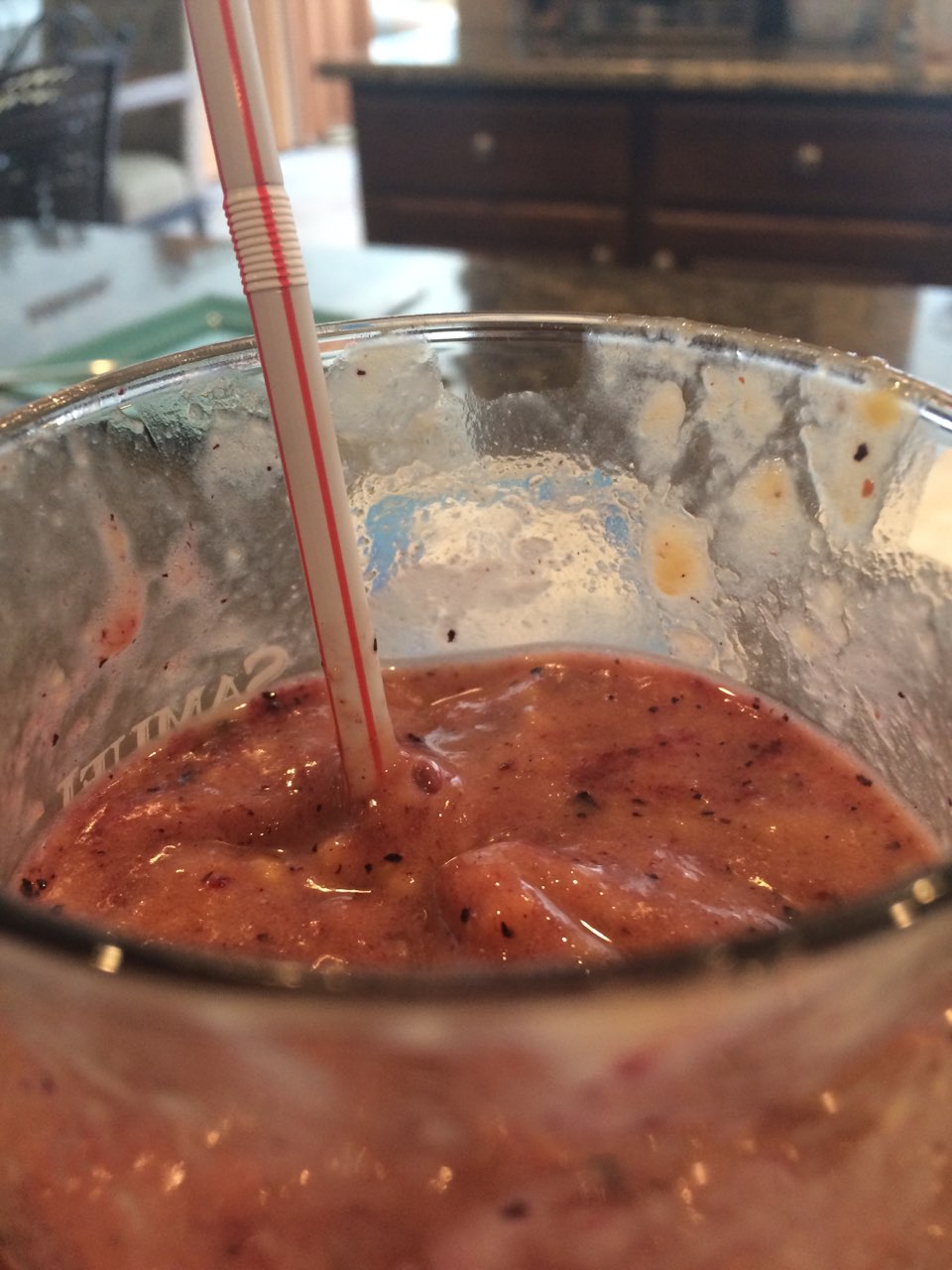 mango berry smoothie: Directions, calories, nutrition & more | Fooducate