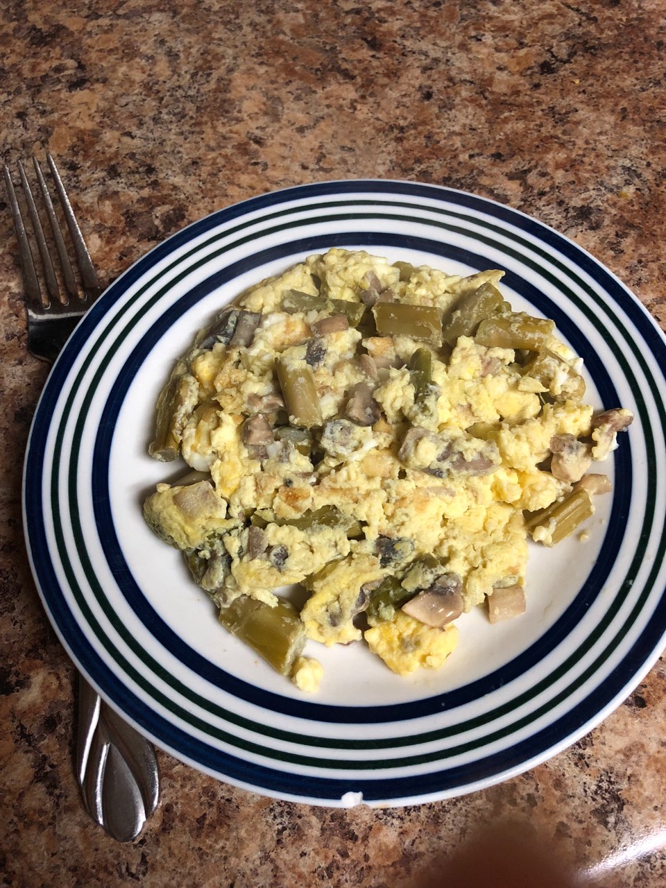 Veggie Scramble: Directions, calories, nutrition & more | Fooducate