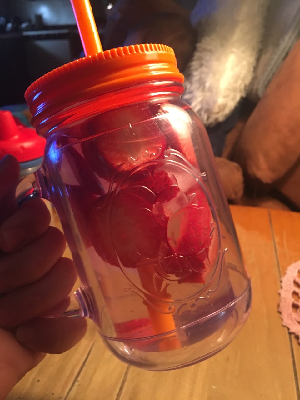 strawberry water: Directions, calories, nutrition & more | Fooducate