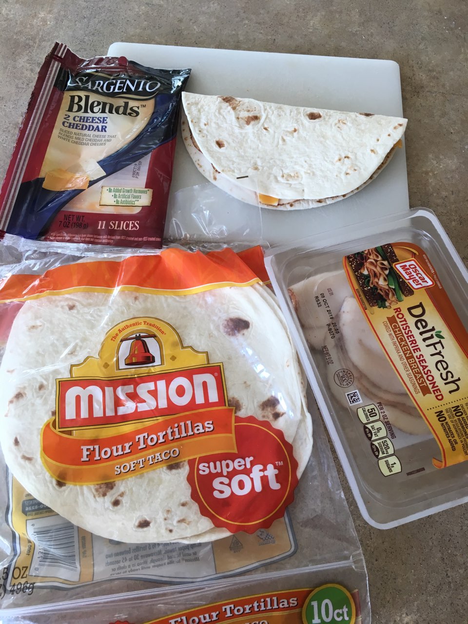 deli chicken quesadilla: Directions, calories, nutrition & more | Fooducate