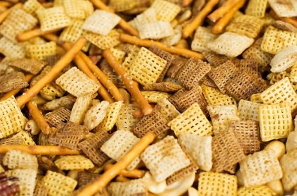 Homemade Chex Mix: Directions, calories, nutrition & more | Fooducate