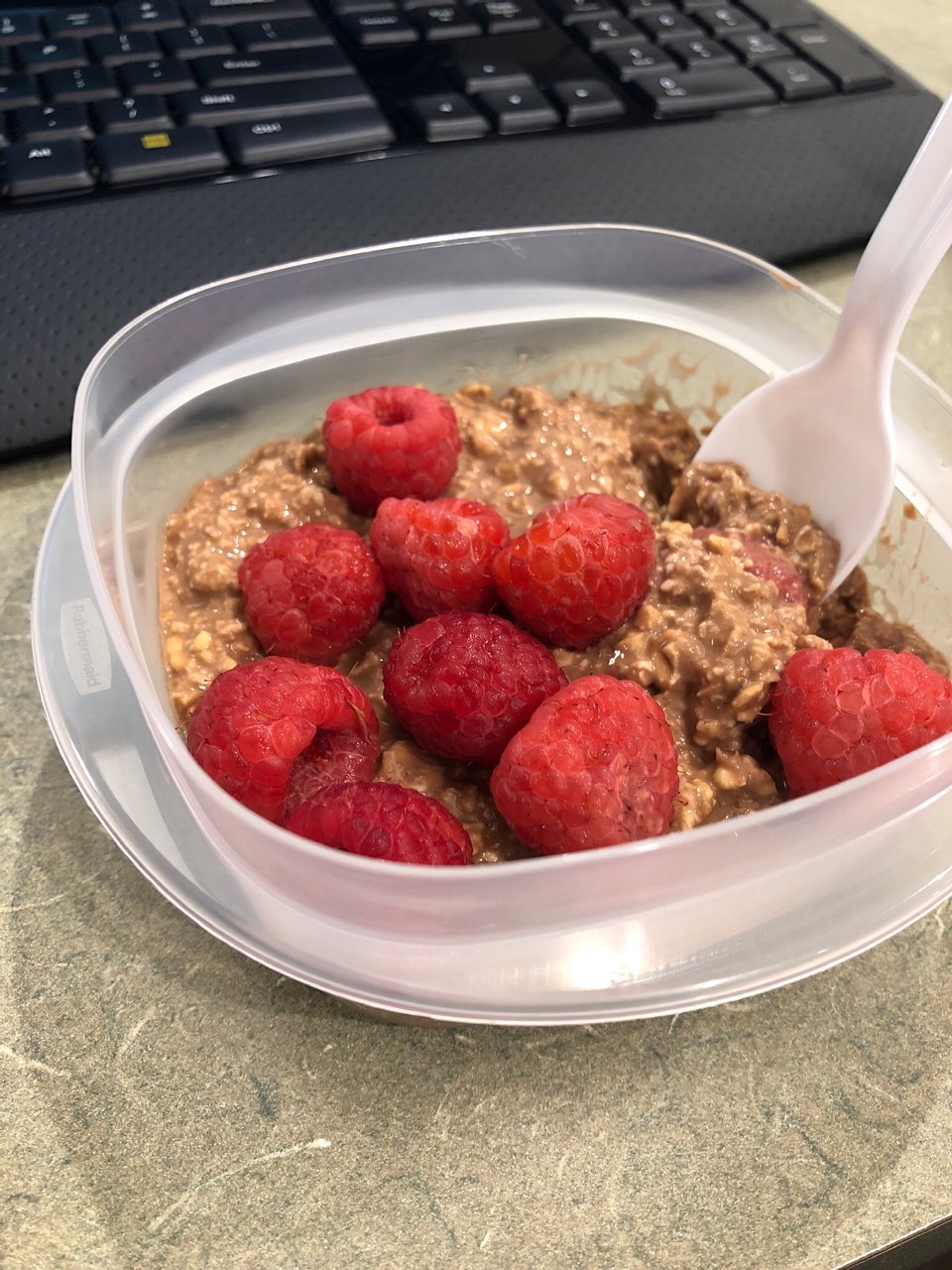 Chocolate Raspberry Overnight Oats: Directions, calories, nutrition ...