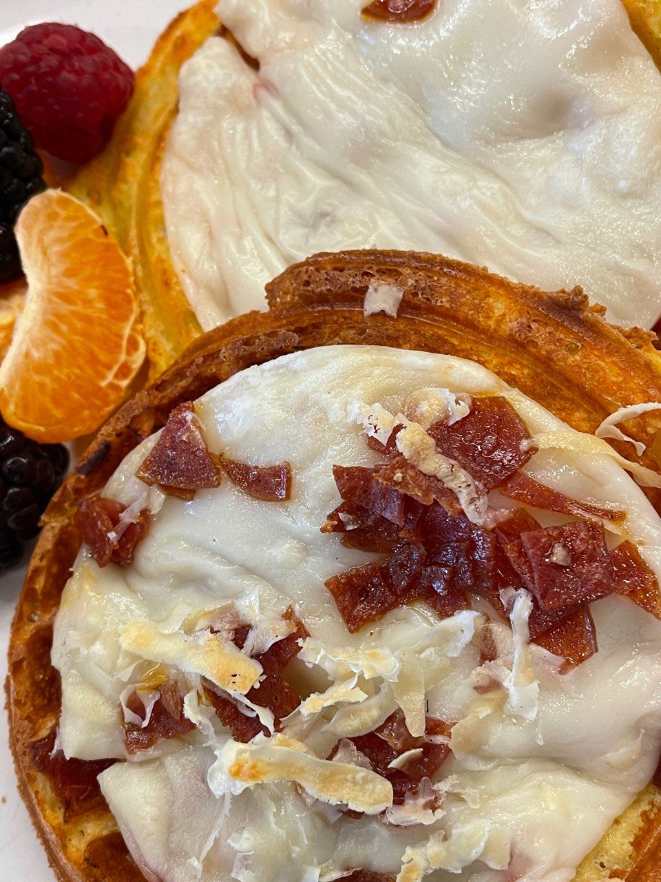 Pizza chaffle: Directions, calories, nutrition & more | Fooducate