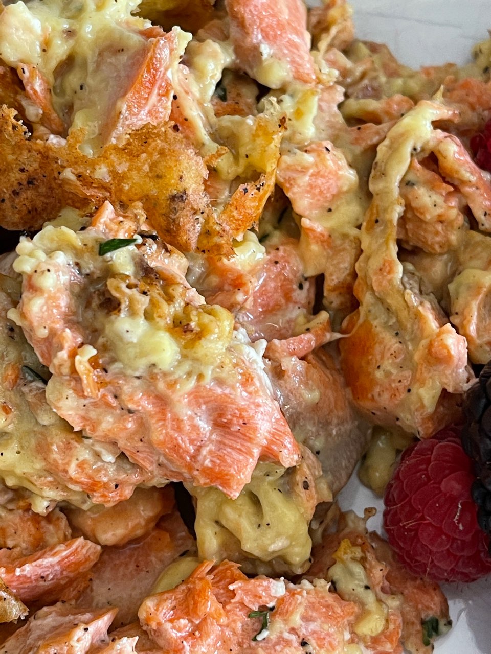 Salmon “scramble”: Directions, calories, nutrition & more | Fooducate