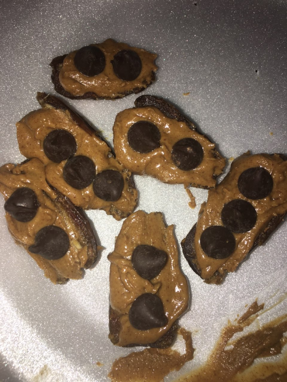 Date Snickers: Directions, calories, nutrition & more | Fooducate