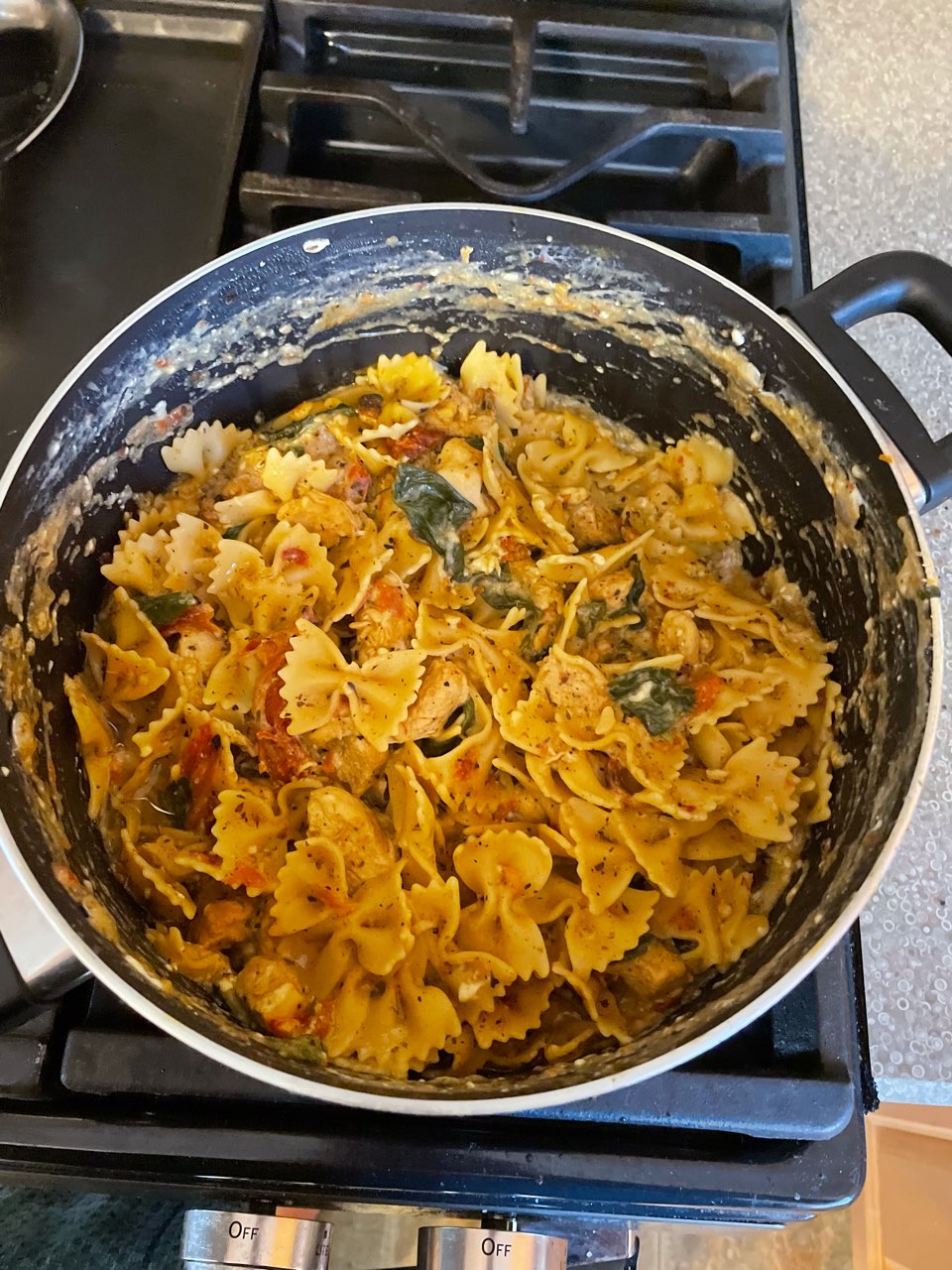 Tuscan Chicken Pasta: Directions, calories, nutrition & more | Fooducate