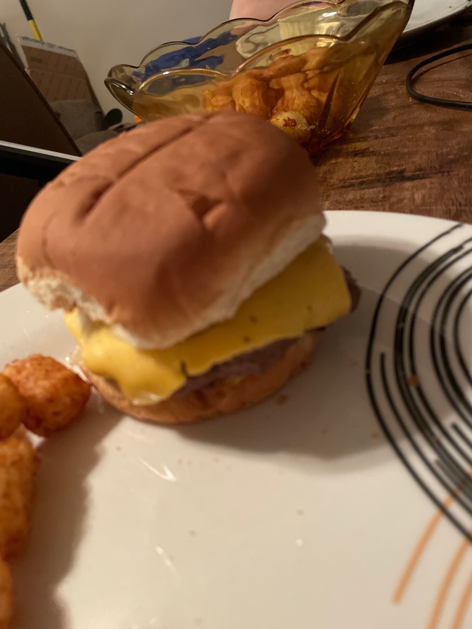 smashed burger: Directions, calories, nutrition & more | Fooducate