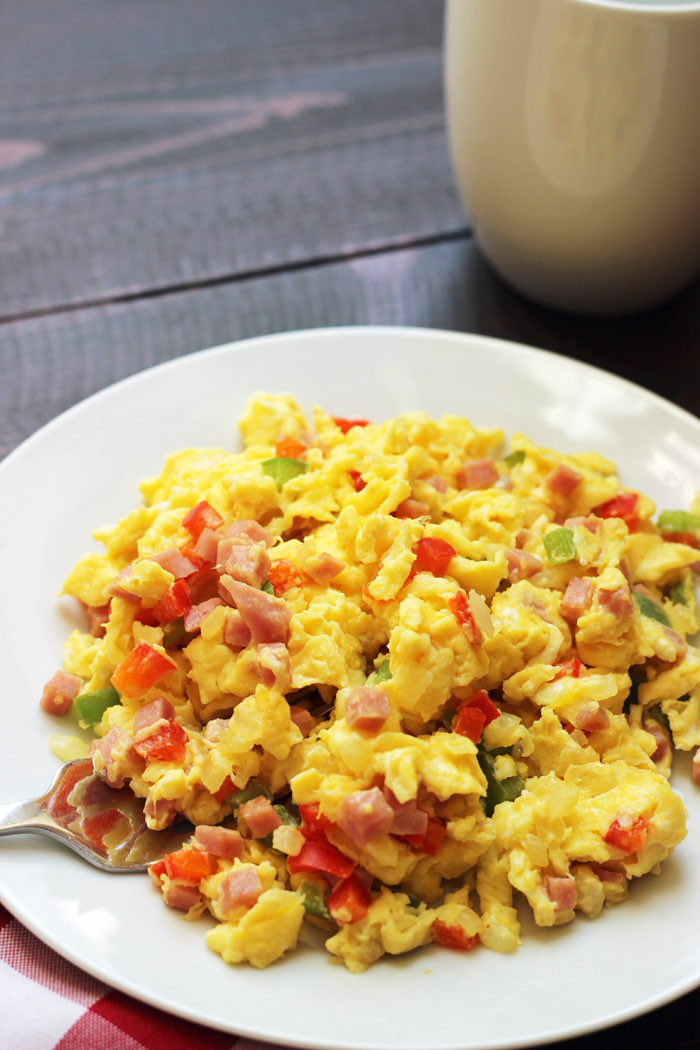Denver scramble with spinach: Directions, calories, nutrition & more ...