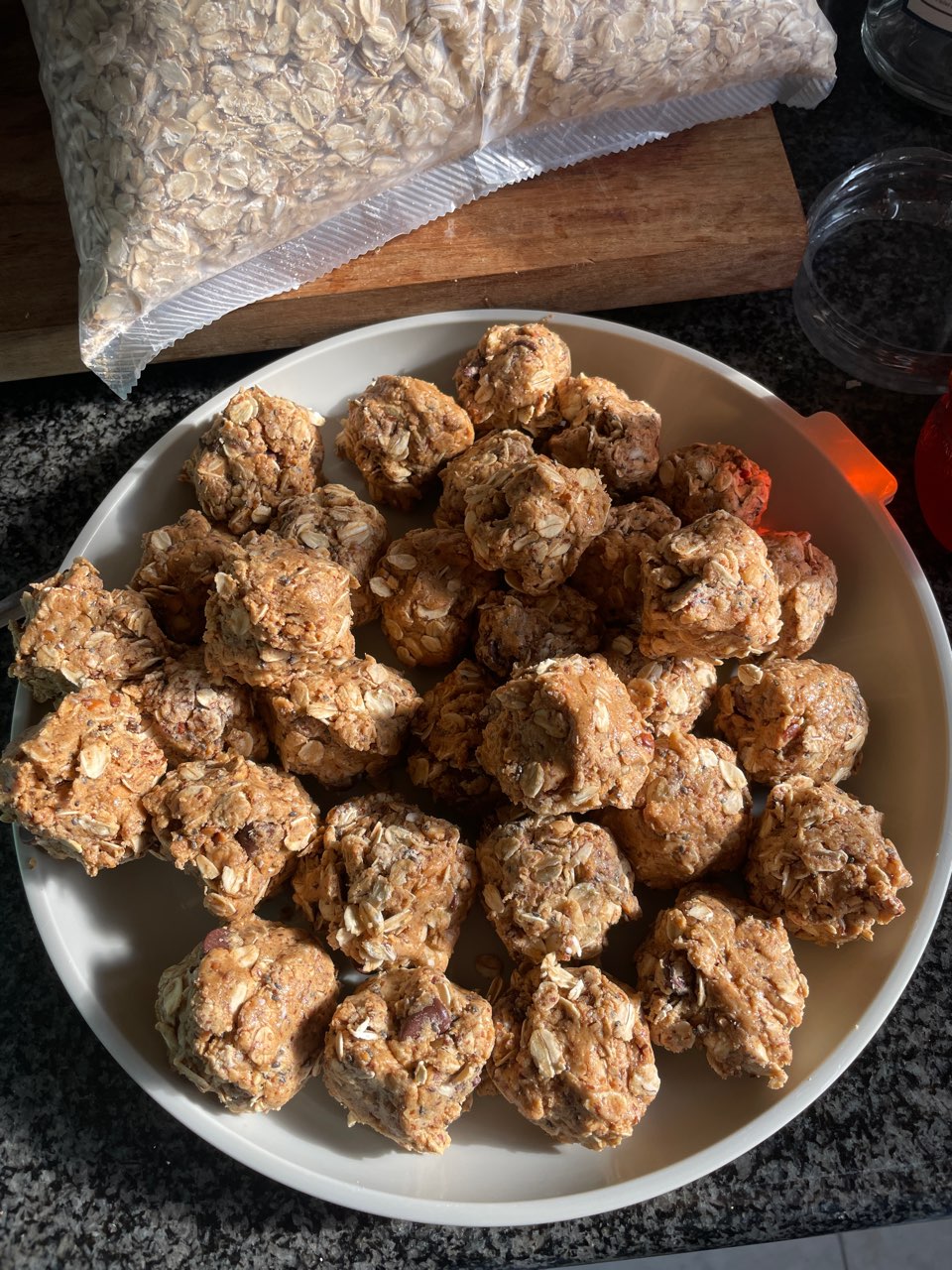 Oatmeal Protein Balls: Directions, calories, nutrition & more | Fooducate