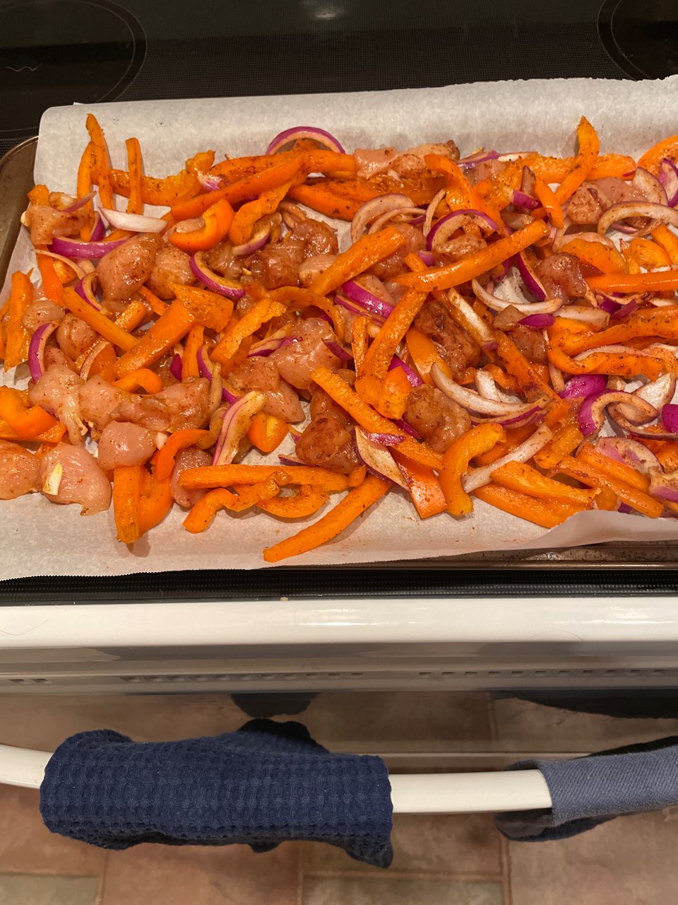 Chicken Fajita Sheet Pan: Directions, calories, nutrition & more ...