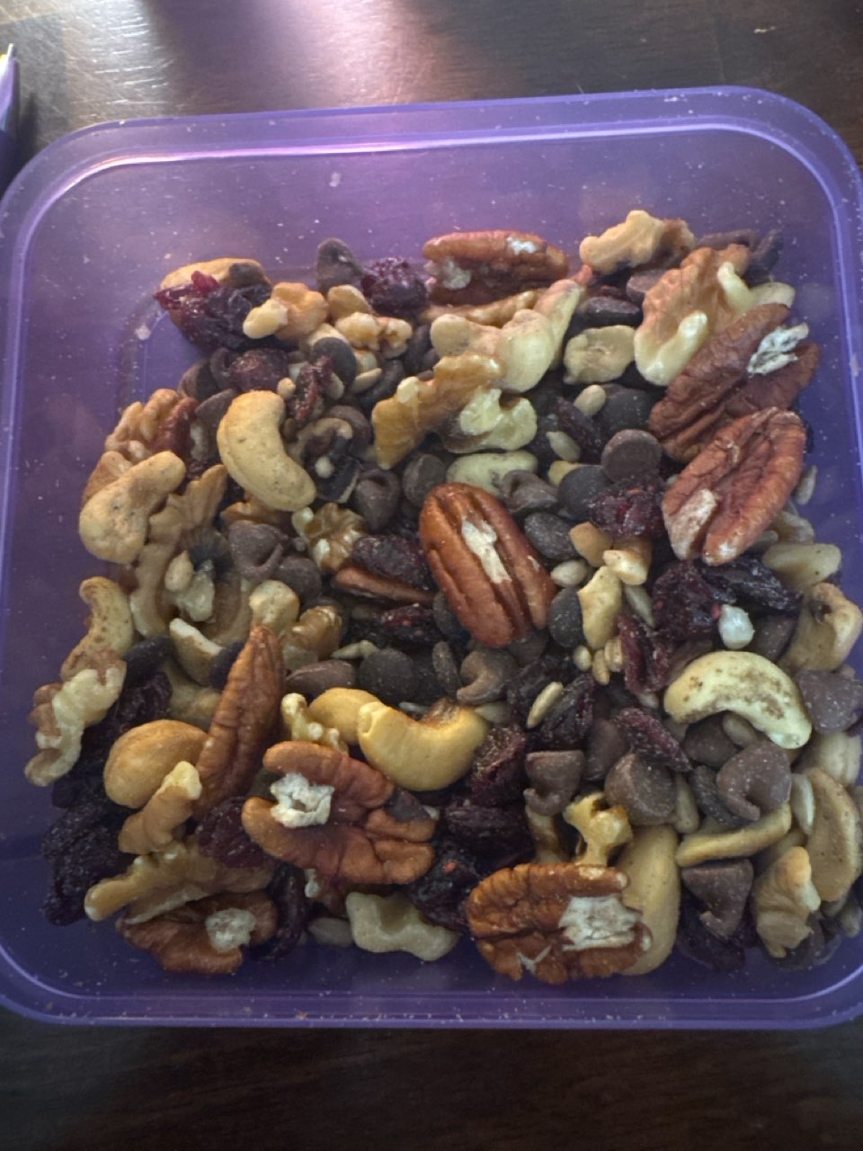 trail mix: Directions, calories, nutrition & more | Fooducate
