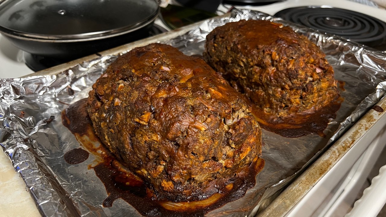 cornbread stuffing meatloaf: Directions, calories, nutrition & more ...