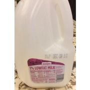 Meijer Milk, 1% Lowfat: Calories, Nutrition Analysis & More | Fooducate